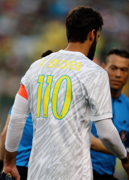 メキシコ2-3ブラジル：アリソンがブラジル代表主将としてNo.110のシャツを着て出場: プレミアリーグ